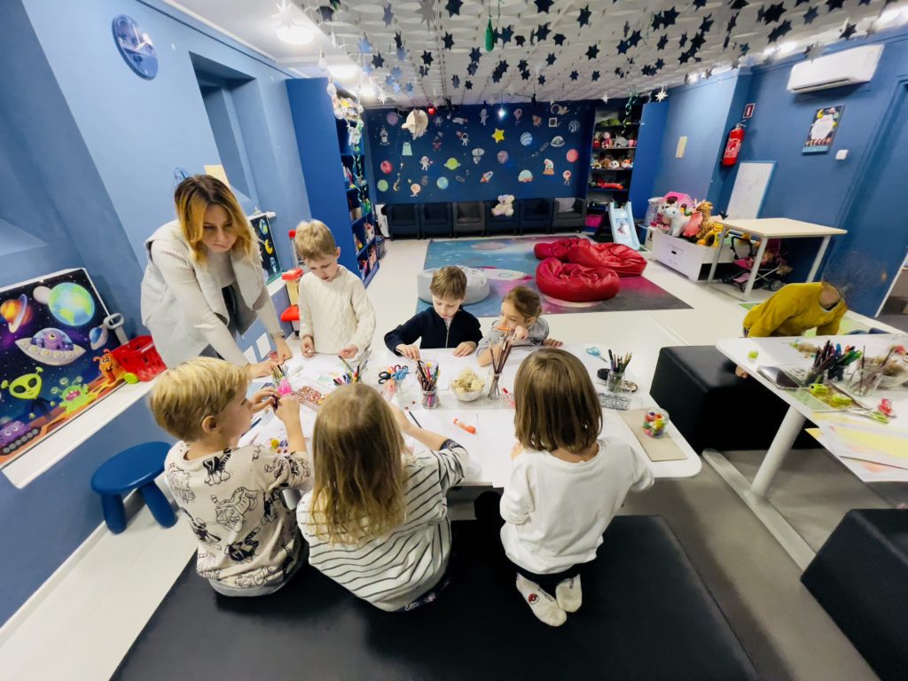 Warsztaty ,,Huśtające, wesołe rybki” w Wolskim Centrum Kultury ...